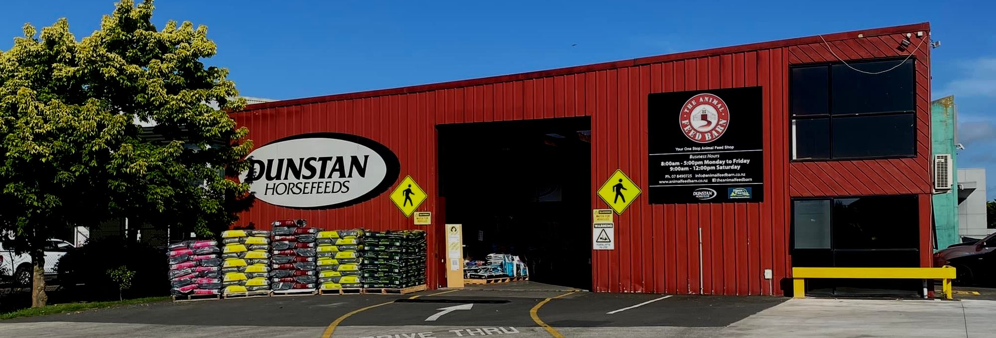 Animal Feed Barn - Horse Feed Chicken Dog Cat Pig & Rabbit Food